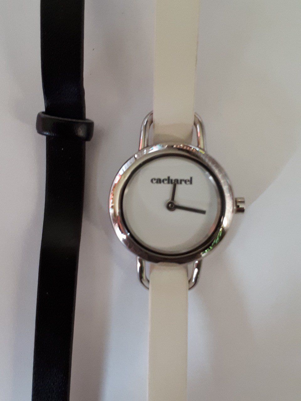 Montre dame Cacharel 2 bracelet cuir - Stickercollection