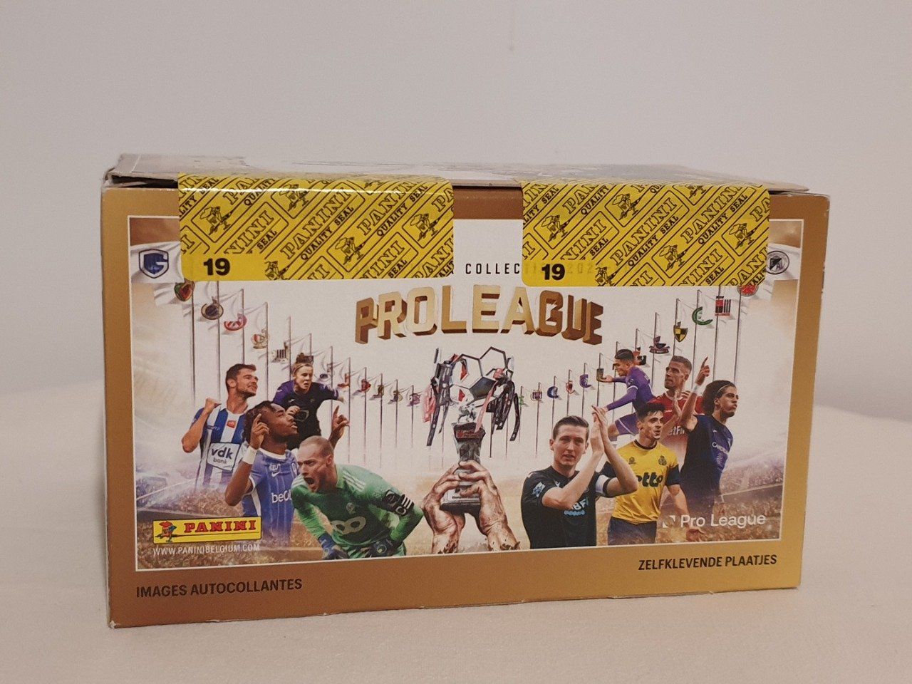 Panini Pro League 2022/2023 box de 100 pochettes stickercollection.club